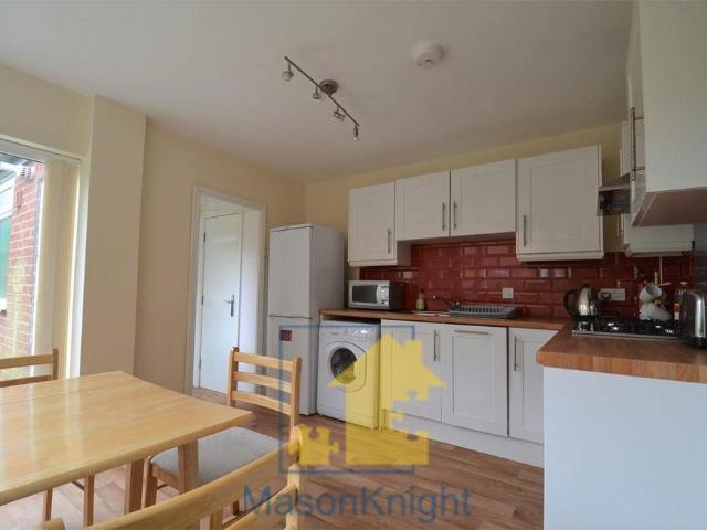 4 bedroom end of terrace house to rent