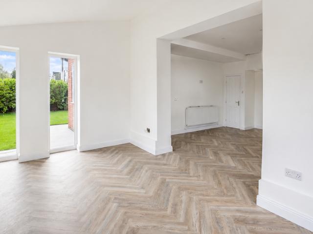 4 bedroom end of terrace house to rent