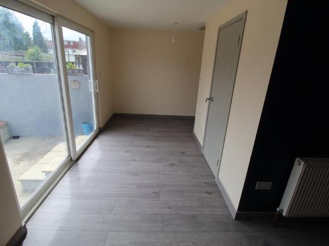 4 bedroom end of terrace house to rent