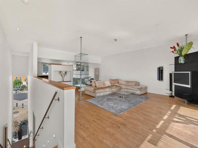 4 bedroom end of terrace house to rent
