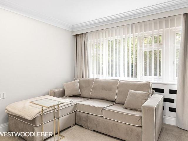 3 bedroom end of terrace house to rent