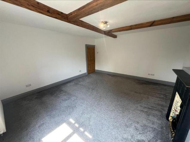 4 bedroom end of terrace house to rent