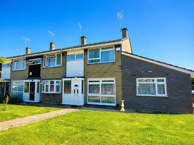 4 bedroom end of terrace house to rent