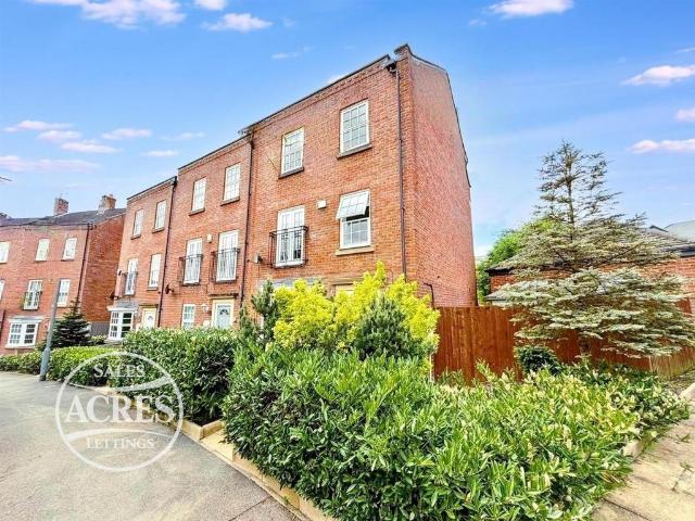 4 bedroom end of terrace house to rent