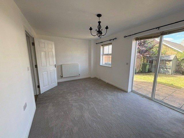 4 bedroom end of terrace house to rent