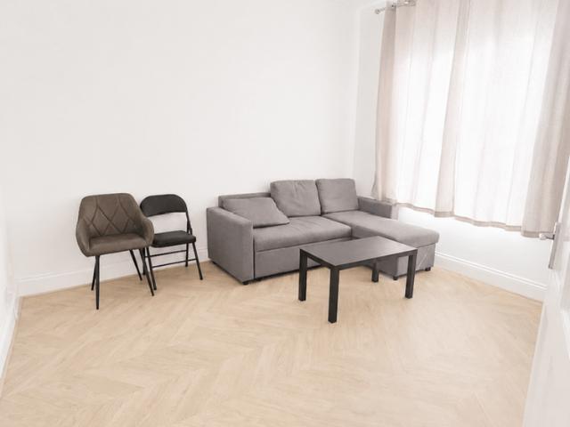 4 bedroom end of terrace house to rent