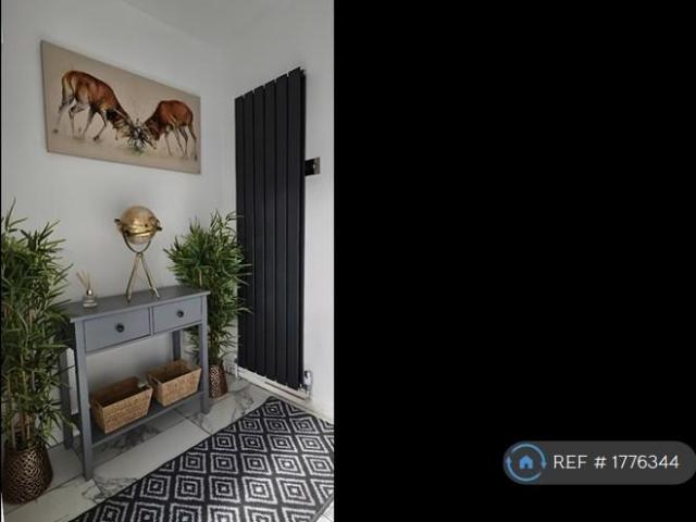 4 bedroom end of terrace house to rent