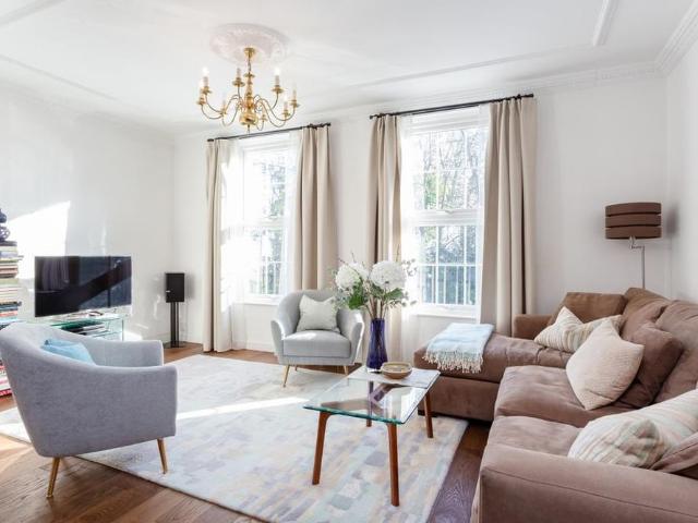 4 bedroom end of terrace house to rent