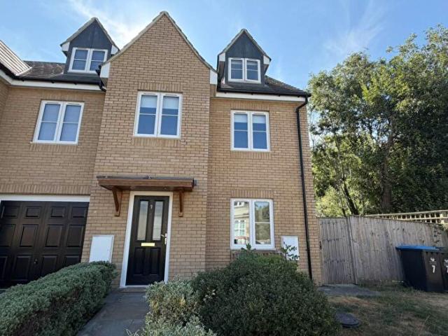4 Bedroom End Of Terrace House To Rent In Walter Craft Court, Chipping Norton, OX7