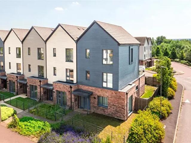 4 Bedroom End Of Terrace House To Rent In Countess Way, Broughton, Milton Keynes, Buckinghamshire, MK10