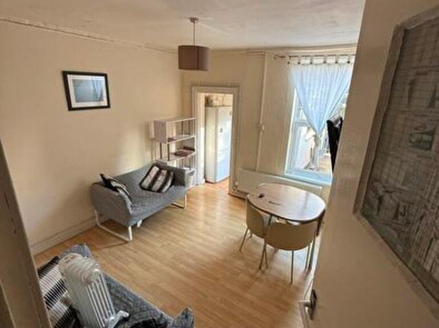 4 Bedroom End Of Terrace House To Rent In Claude Street / Bed / Bath, NG7