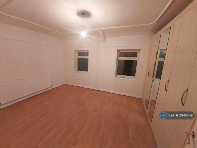 4 Bedroom End Of Terrace House To Rent In Gelli Road, Gelli, Pentre, CF41