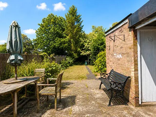 4 Bedroom End Of Terrace House To Rent In Mayors Croft, Coventry, CV4