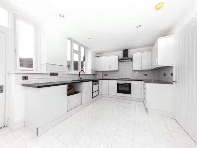 4 bedroom End Terrace House to rent, West Street, Faversham, M.