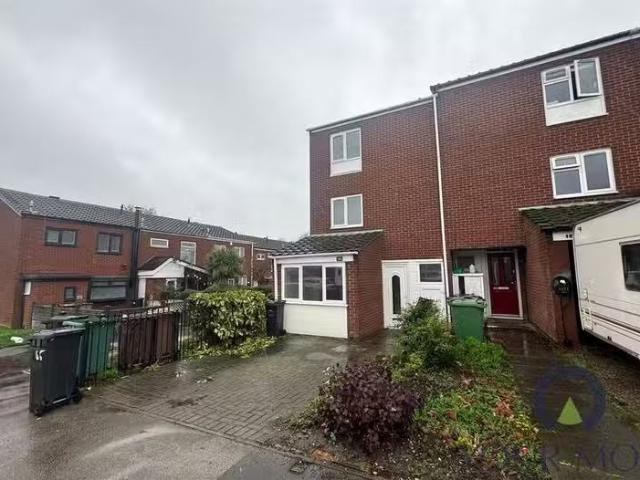 4 bedroom End Terrace House to rent, Rover Drive, Birmingham.