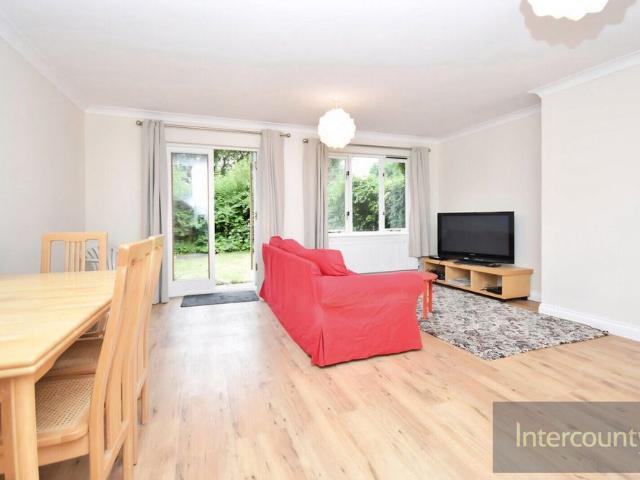 4 Bedroom End Terraced House To Rent