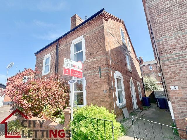 4 Bedroom End Terraced House