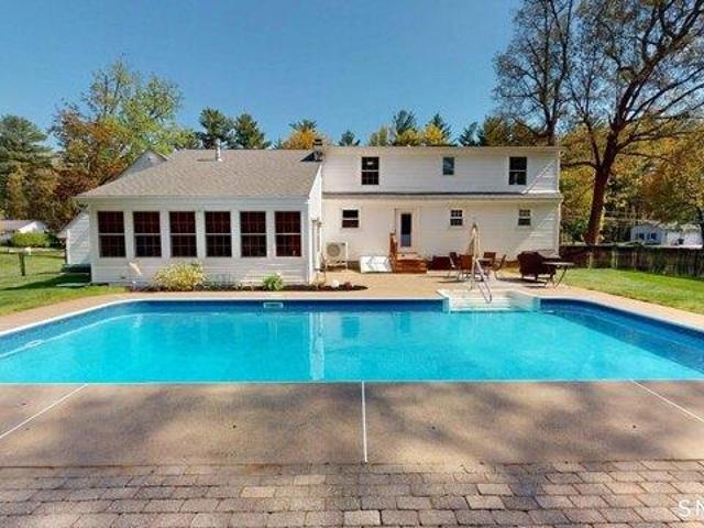 4 bedroom, Enfield CT 06082 102565769