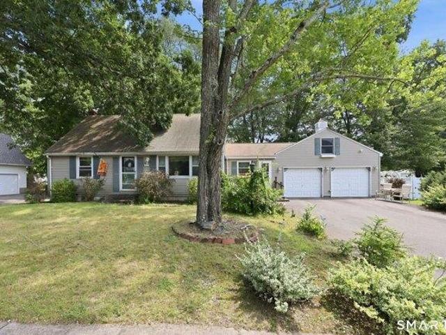 4 bedroom, Enfield CT 06082 105124968