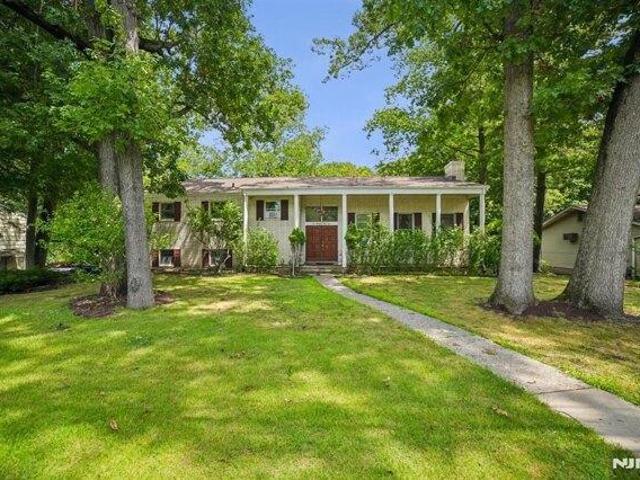 4 bedroom, Englewood NJ 07631 105161062