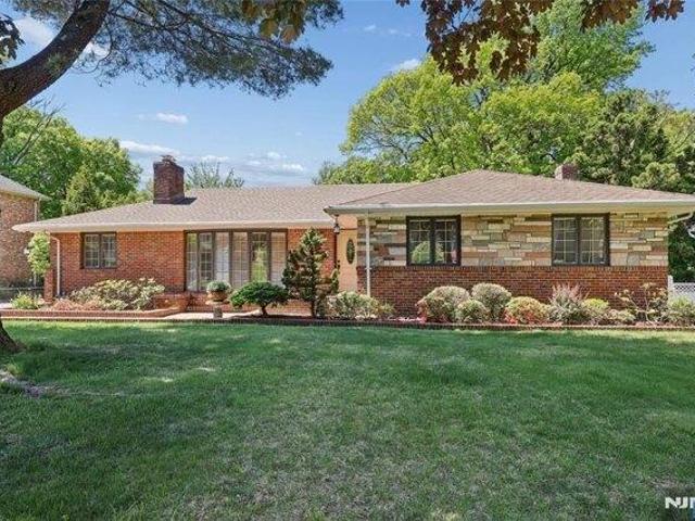 4 bedroom, Englewood Cliffs NJ 07632 102313749