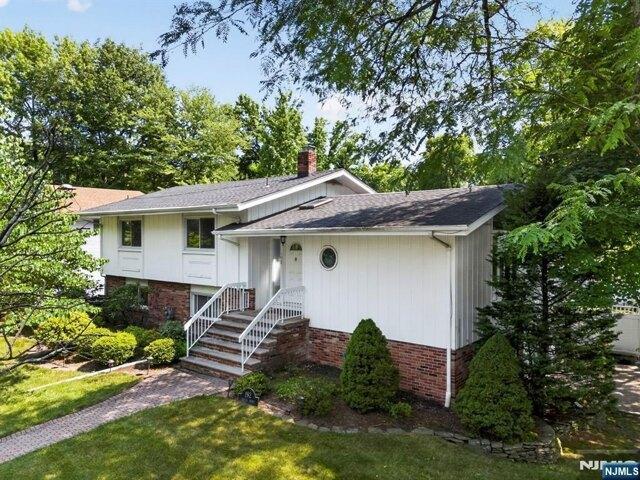 4 bedroom, Englewood Cliffs NJ 07632 104445278