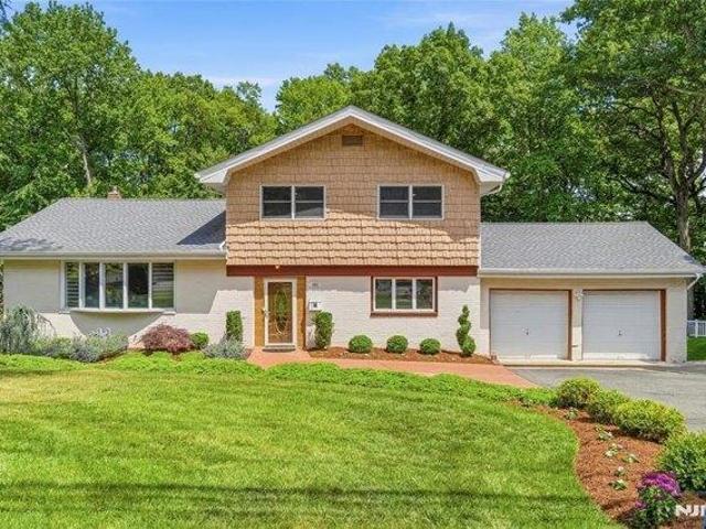 4 bedroom, Englewood Cliffs NJ 07632 104904270