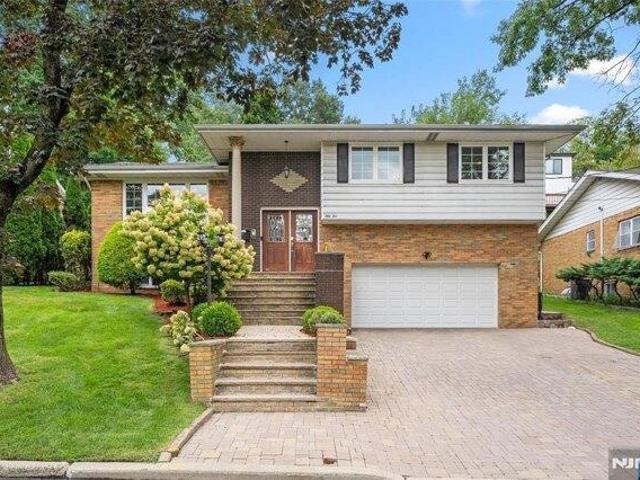 4 bedroom, Englewood Cliffs NJ 07632 105156234