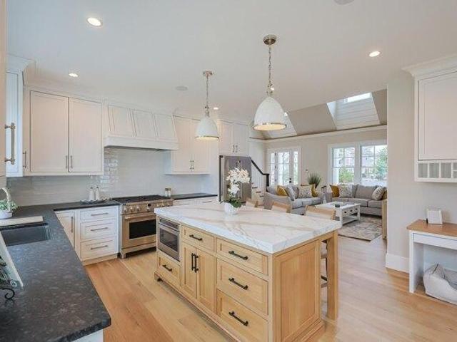 4 bedroom, East Falmouth MA 02536 LS102285447