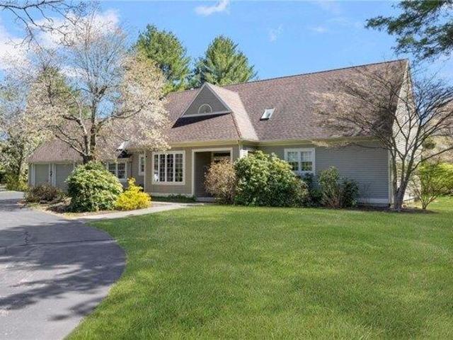 4 bedroom, East Greenwich RI 02818 104686638