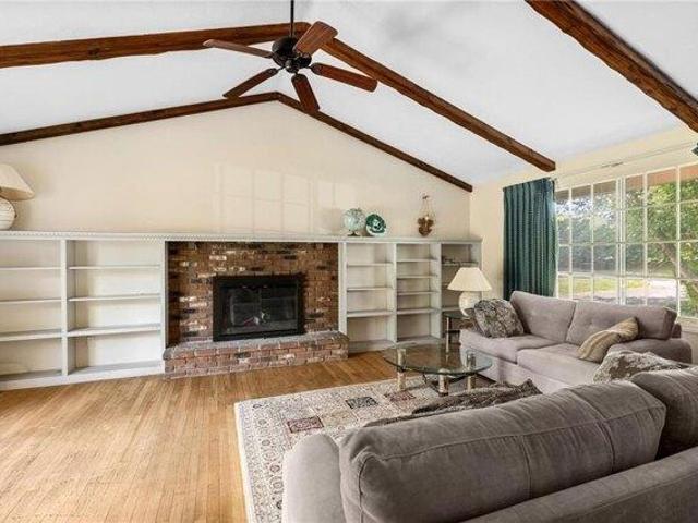 4 bedroom, East Greenwich RI 02818 104762409
