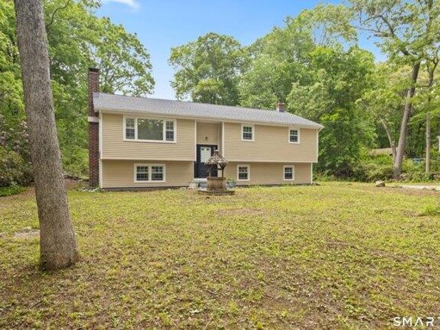 4 bedroom, East Hampton CT 06424 104571128