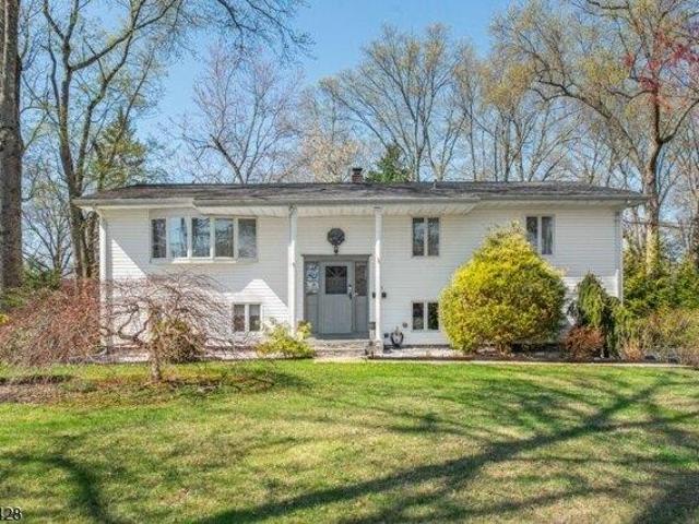 4 bedroom, East Hanover NJ 07936 102779673