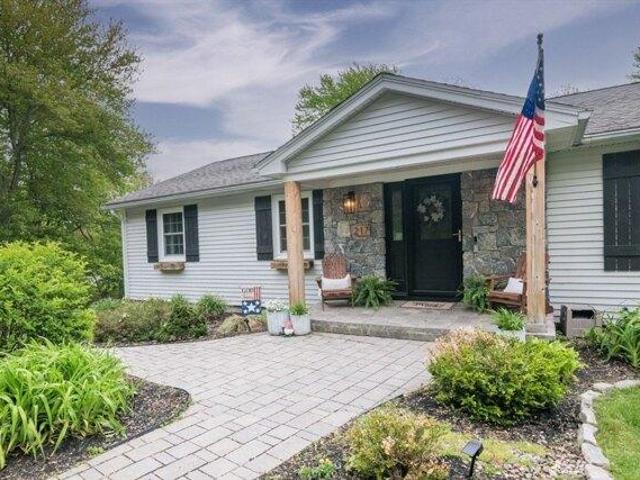 4 bedroom, East Longmeadow MA 01028 102922804
