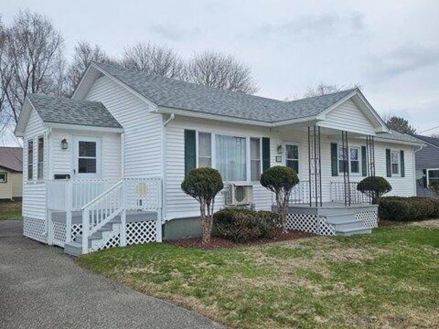 4 bedroom, East Millinocket ME 04430 103125104