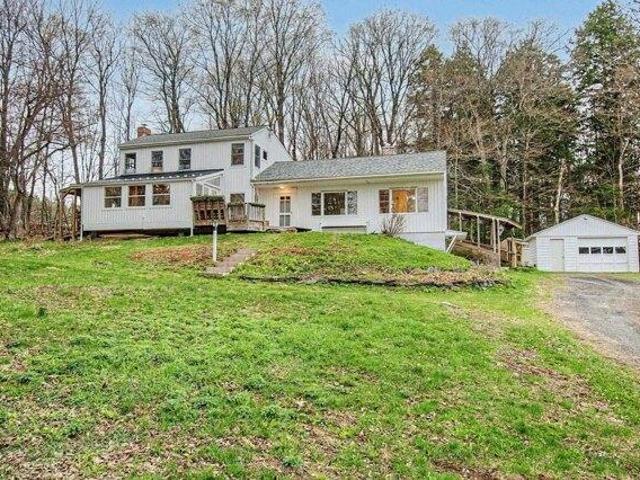 4 bedroom, East Montpelier VT 05602 102583854