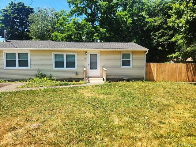 4 bedroom, East Patchogue NY 11772 104921535