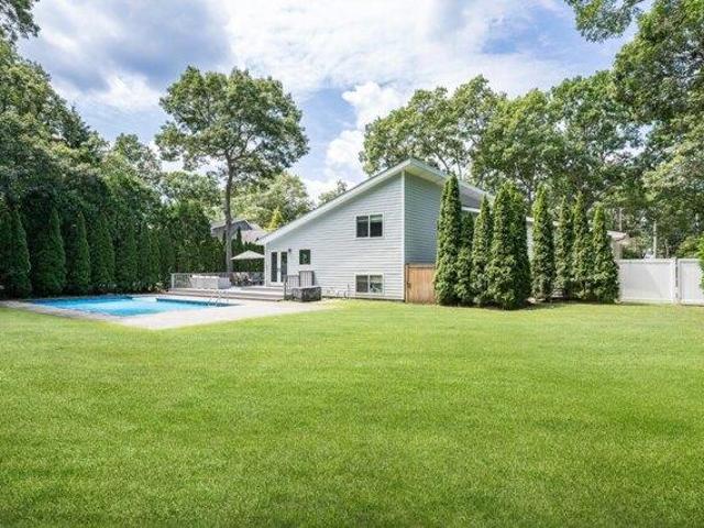 4 bedroom, East Quogue NY 11942 104909030