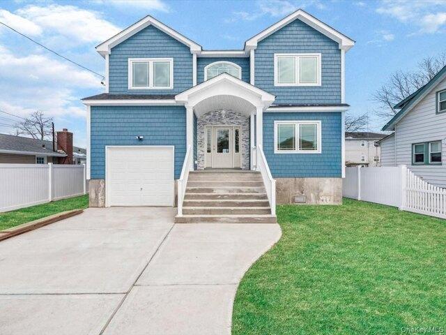 4 bedroom, East Rockaway NY 11518 103623332