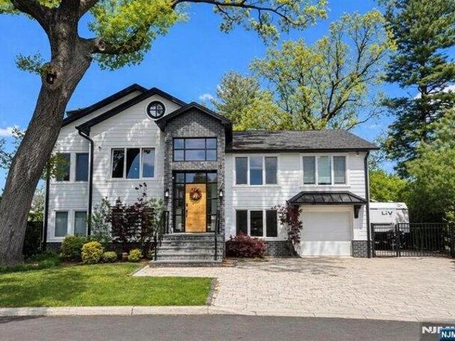 4 bedroom, East Rutherford NJ 07073 101660692