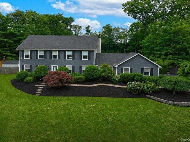 4 bedroom, East Setauket NY 11733 105320365