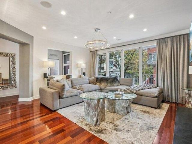 4 bedroom, Edgewater NJ 07020 102528033