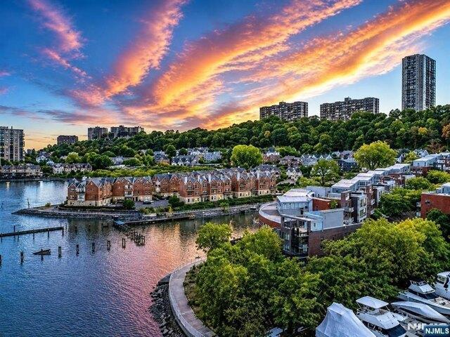 4 bedroom, Edgewater NJ 07020 104761612
