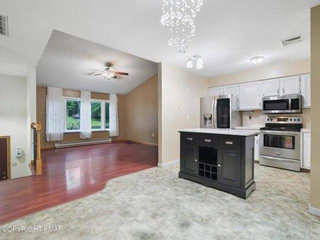 4 bedroom, Effort PA 18330 104906518