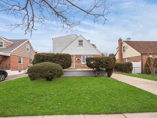 4 bedroom, Elmont NY 11003 LS101780389