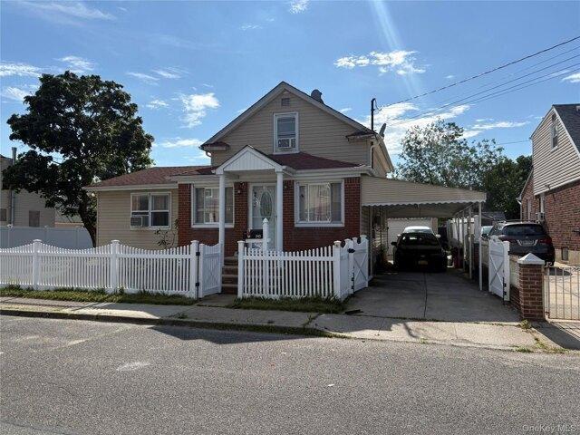 4 bedroom, Elmont NY 11003 LS101780484