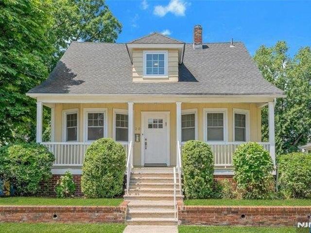 4 bedroom, Elmwood Park NJ 07407 104441735