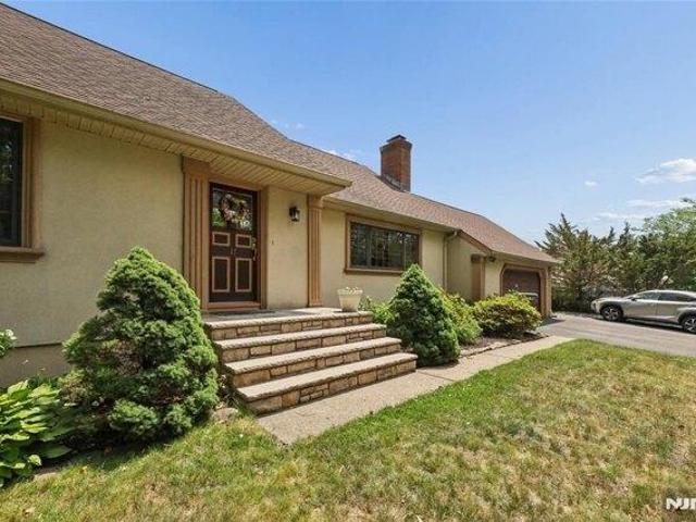 4 bedroom, Elmwood Park NJ 07407 104446202