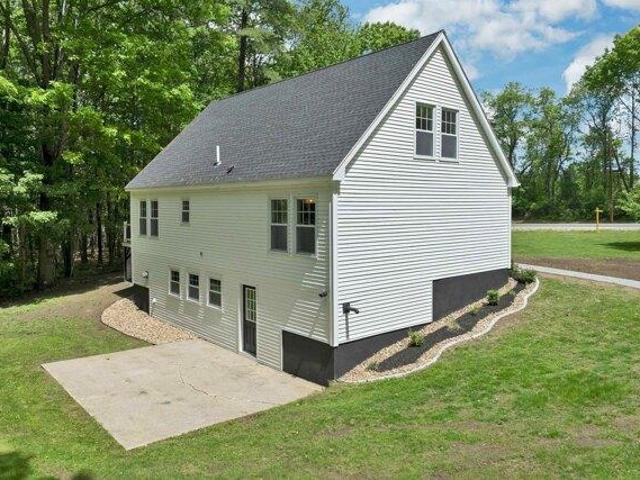 4 bedroom, Epsom NH 03234 104261977