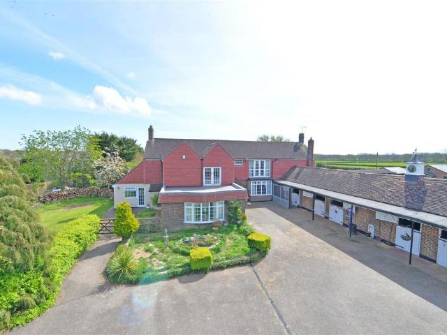4 bedroom equestrian facility for sale